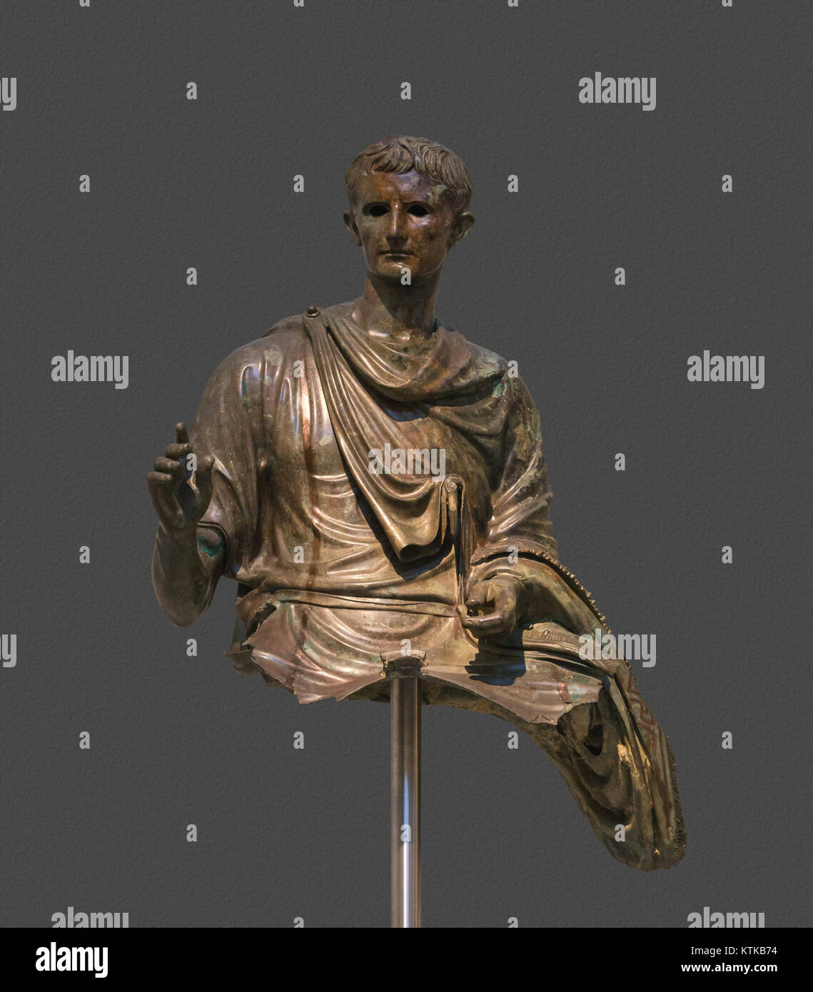 Ancient bronze statue roman hi-res stock photography and images - Alamy