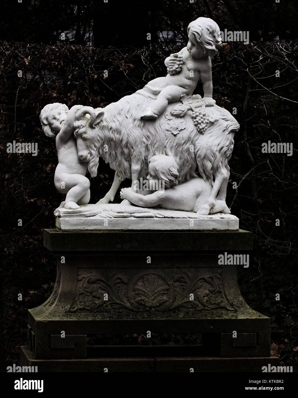 Monochrome photograph depicting Bacchuskinder, a classical ...