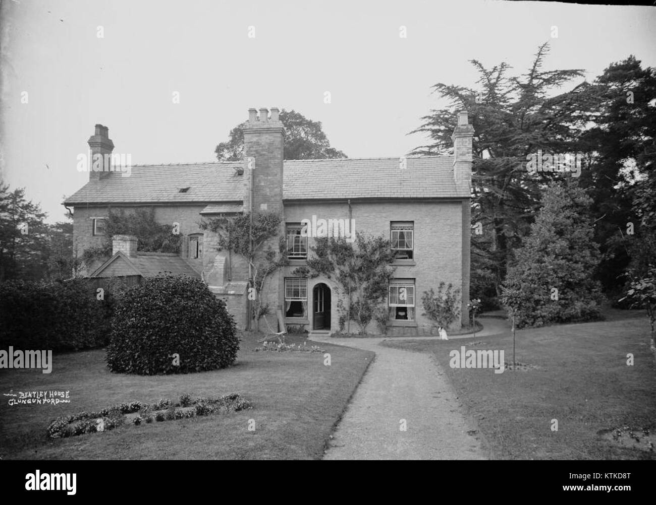 Bentley house hi-res stock photography and images - Alamy