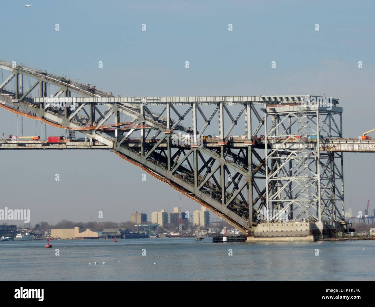 Scaffolding used temporary structure hi-res stock photography and ...