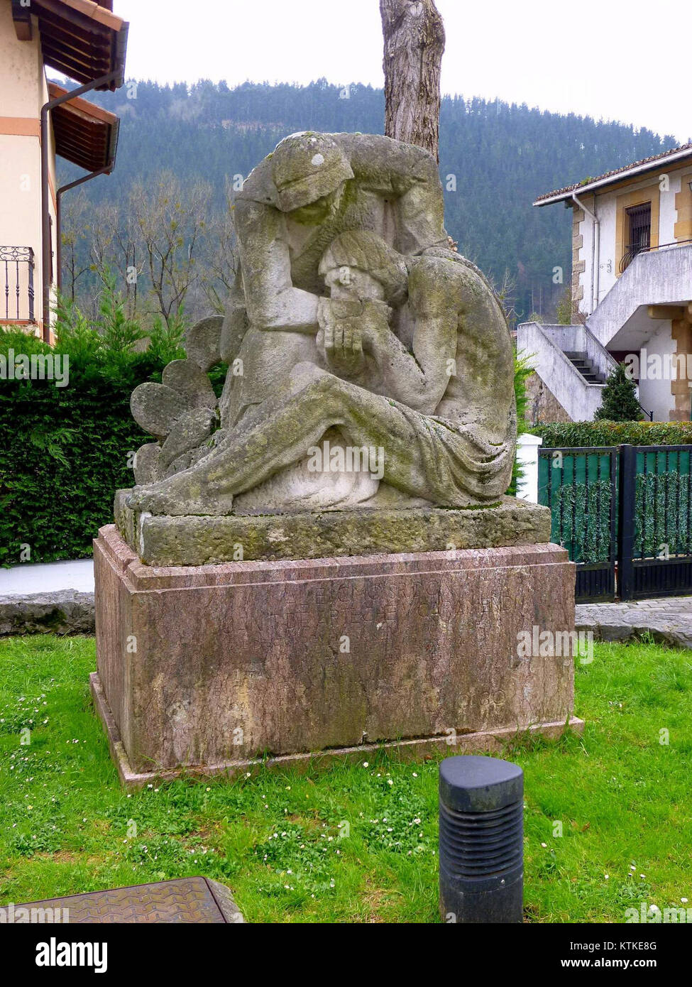 A monument dedicated to Juan Telesforo de Arteche y Garamendi ...