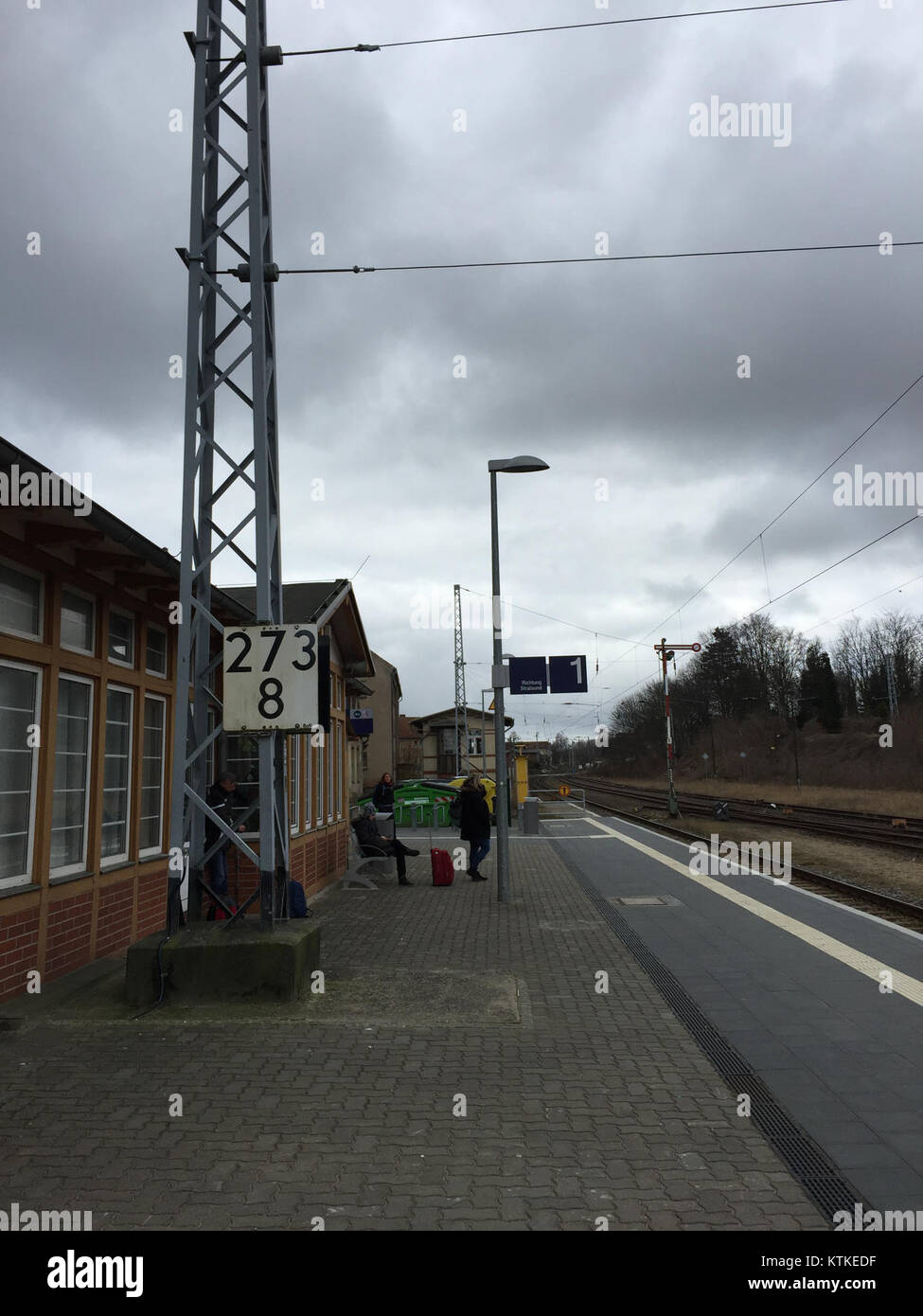 Vintage bahnsteig hi-res stock photography and images - Alamy