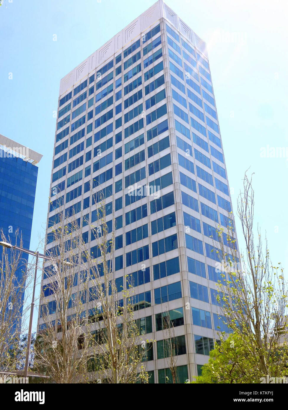 Edificio Tarragona is a prominent building in Barcelona, known for its architectural design and ...