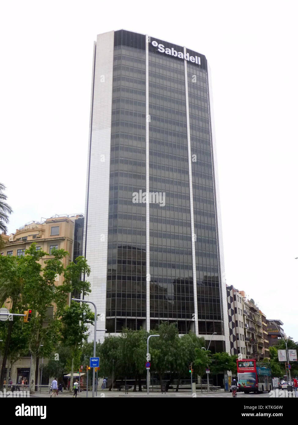 Barcelona Torre Banc Sabadell 5 Stock Photo - Alamy