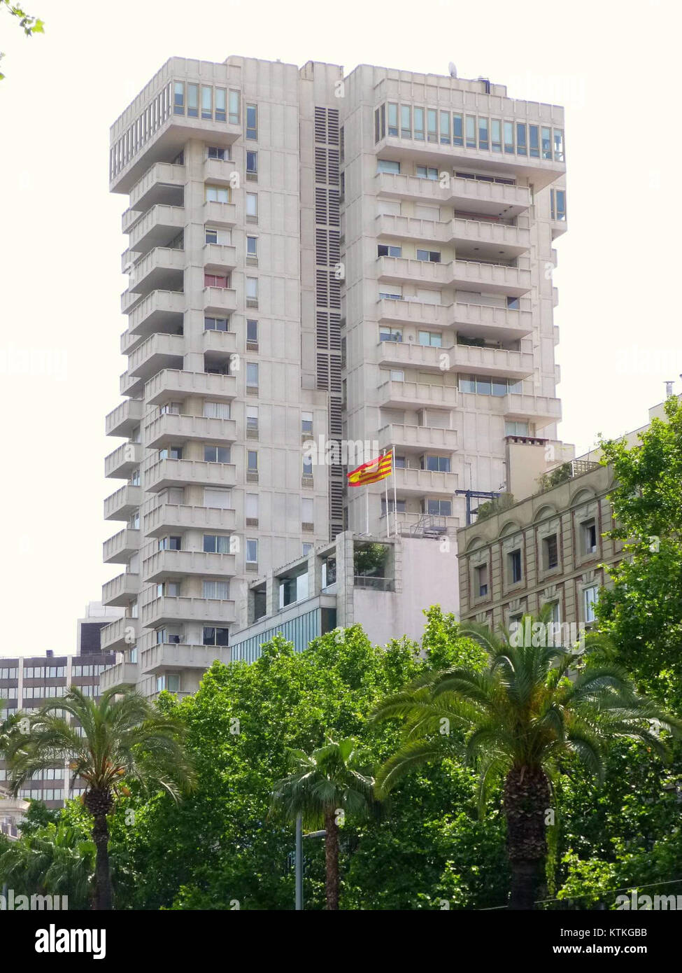 Edificio Atalaya, located on Avinguda Diagonal 523 in Barcelona, is a notable modern building in ...