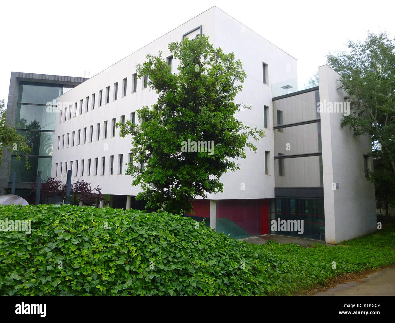 The Barcelona Residencia Aidar is a residential building located in ...