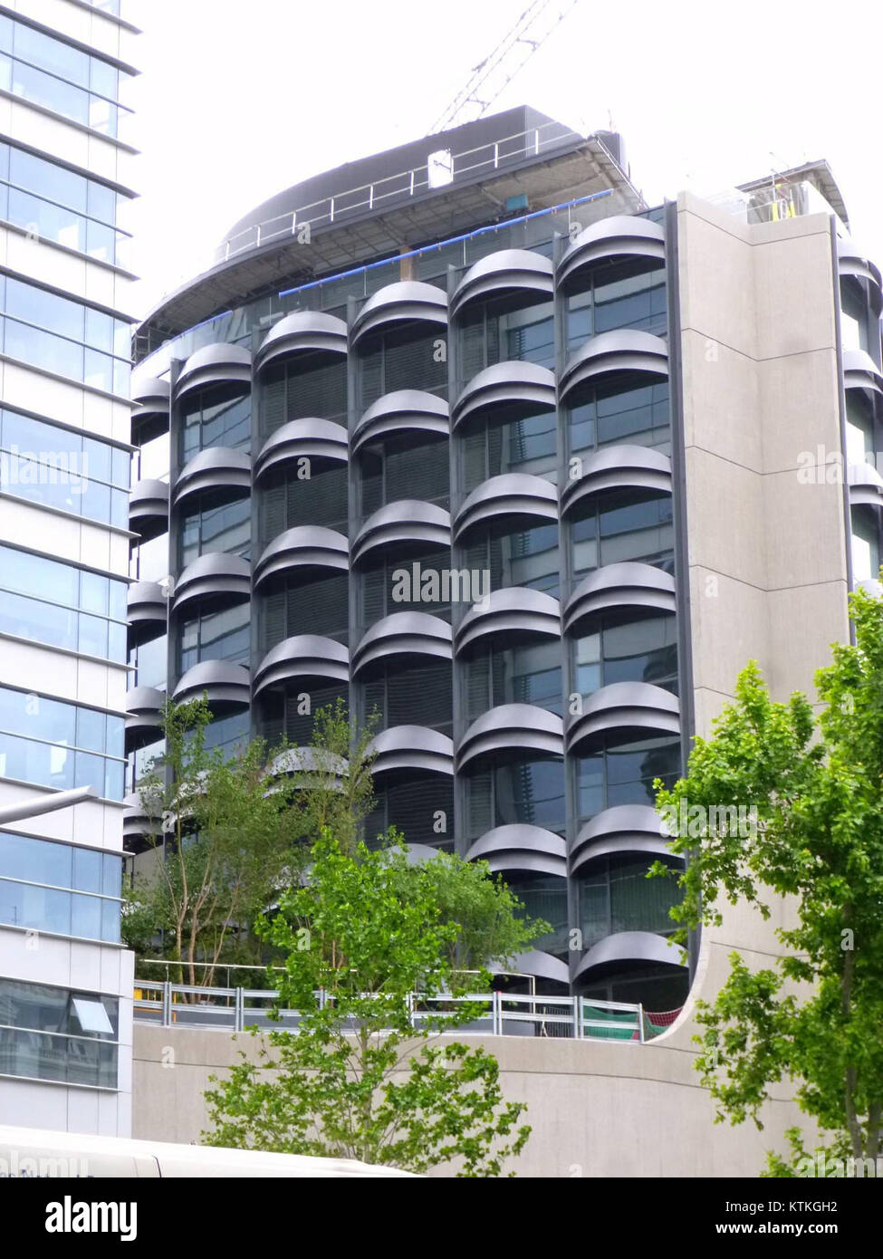 The Winterthur Building (Edifici Winterthur) is located on Avinguda ...