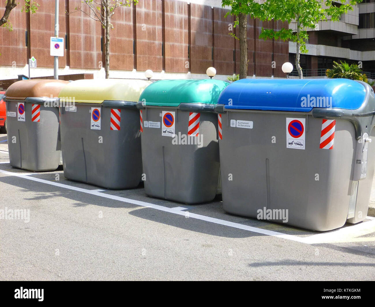 Barcelona's urban waste recycling program focuses on sustainable waste ...