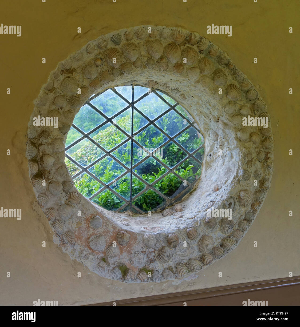 The Banqueting House at Packwood House in Warwickshire, England ...