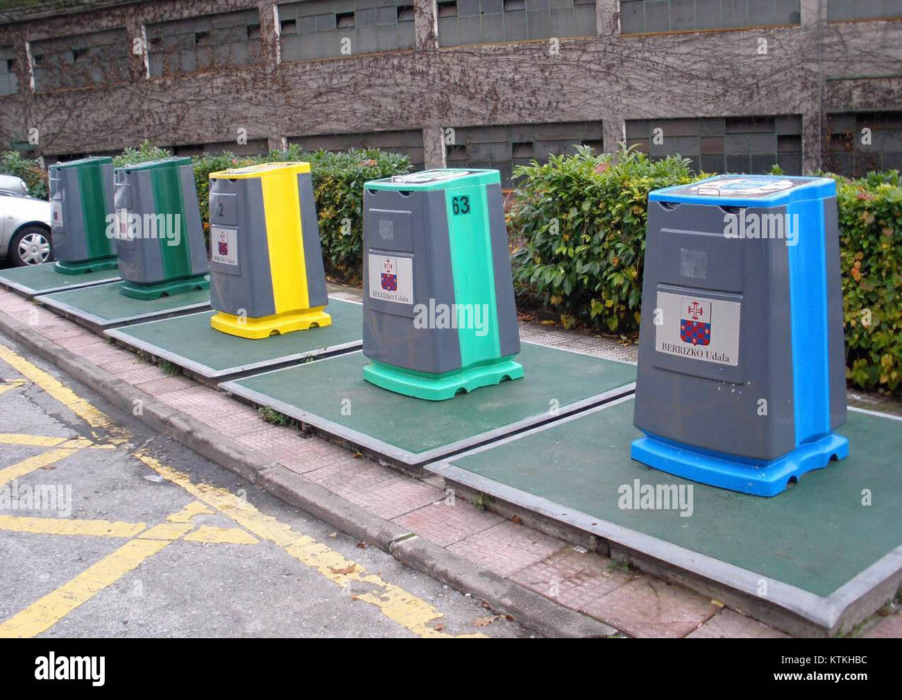 This image depicts the recycling process in Berriz, Spain. It ...
