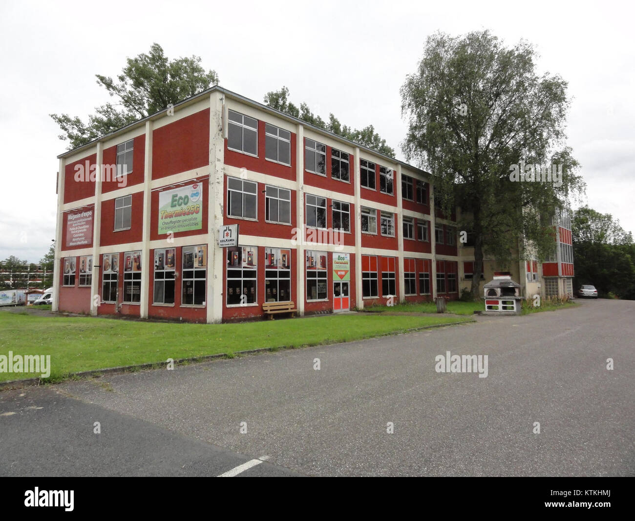 Workers manufacturing facility during hi-res stock photography and ...