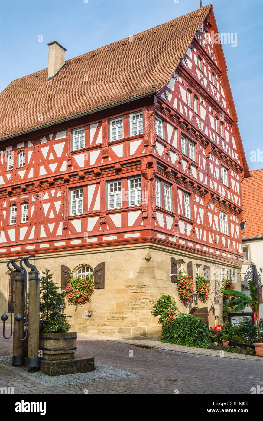 Timber frame house hi-res stock photography and images - Alamy