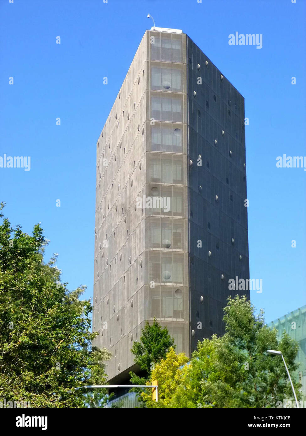 Edifici Indra is a modern office building located in Barcelona, Spain. Known for its sleek ...