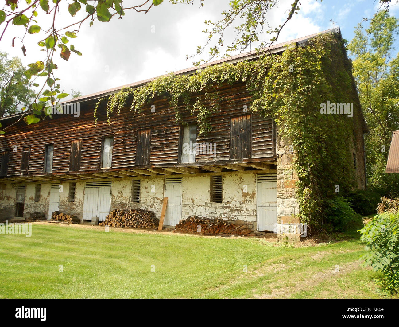 This barn on the Neff Homestead in Huntingdon County, Pennsylvania ...
