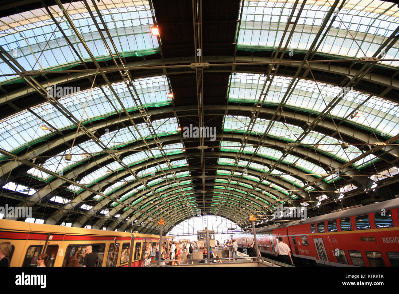 Berlin ostbahnhof vintage hi-res stock photography and images - Alamy