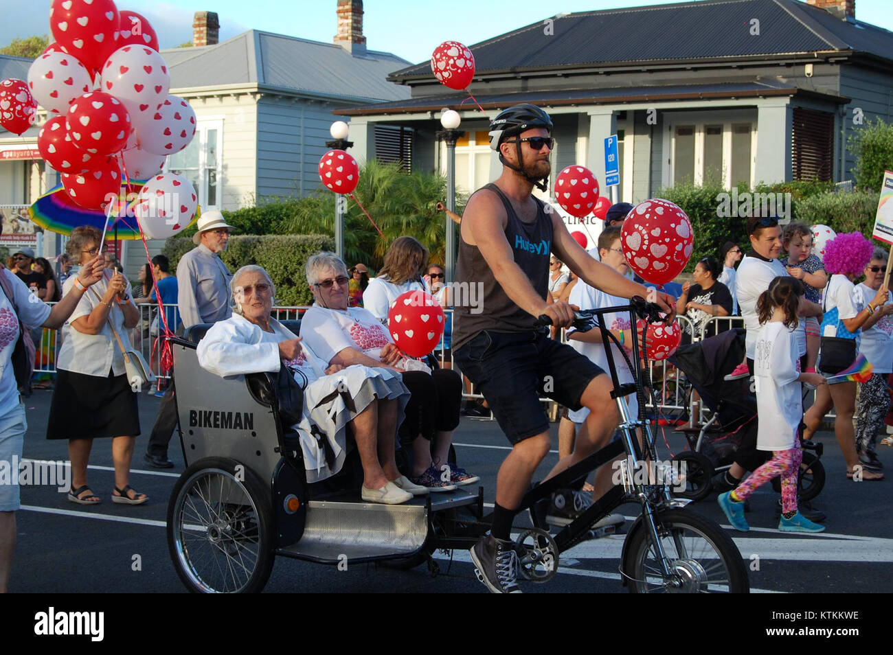 The Auckland Pride Parade 2016 was a vibrant celebration of the LGBTQ+ ...