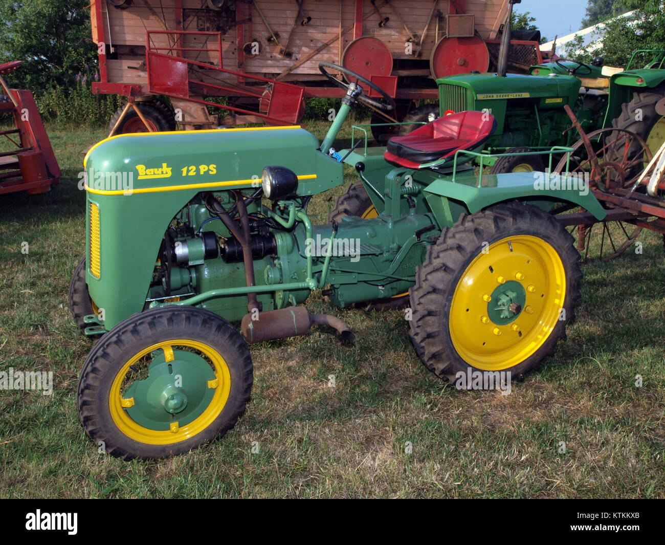 The Bautz 12PS is a historical vehicle, notable for its design and ...