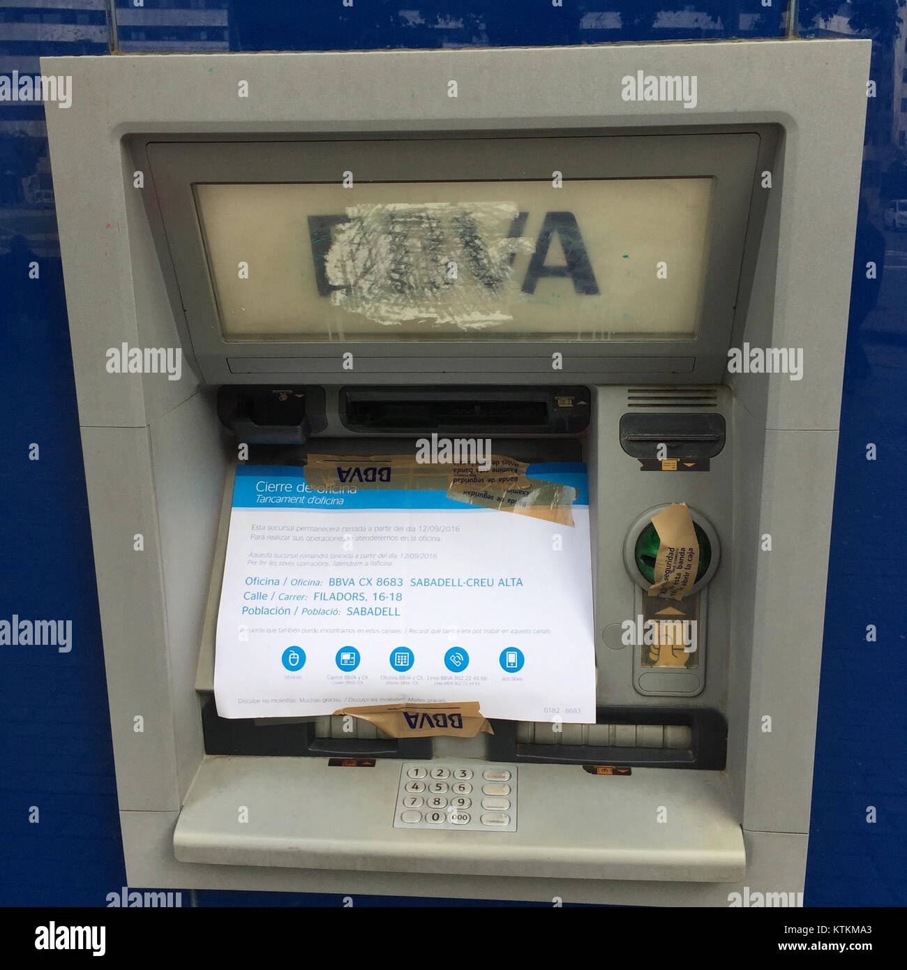 Provides access to cash hi-res stock photography and images - Alamy