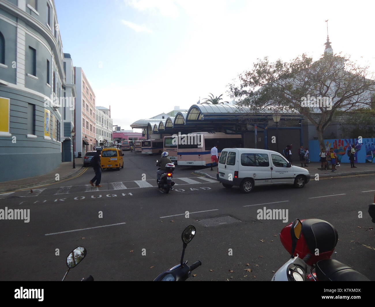 Bermuda hamilton bus hi-res stock photography and images - Alamy