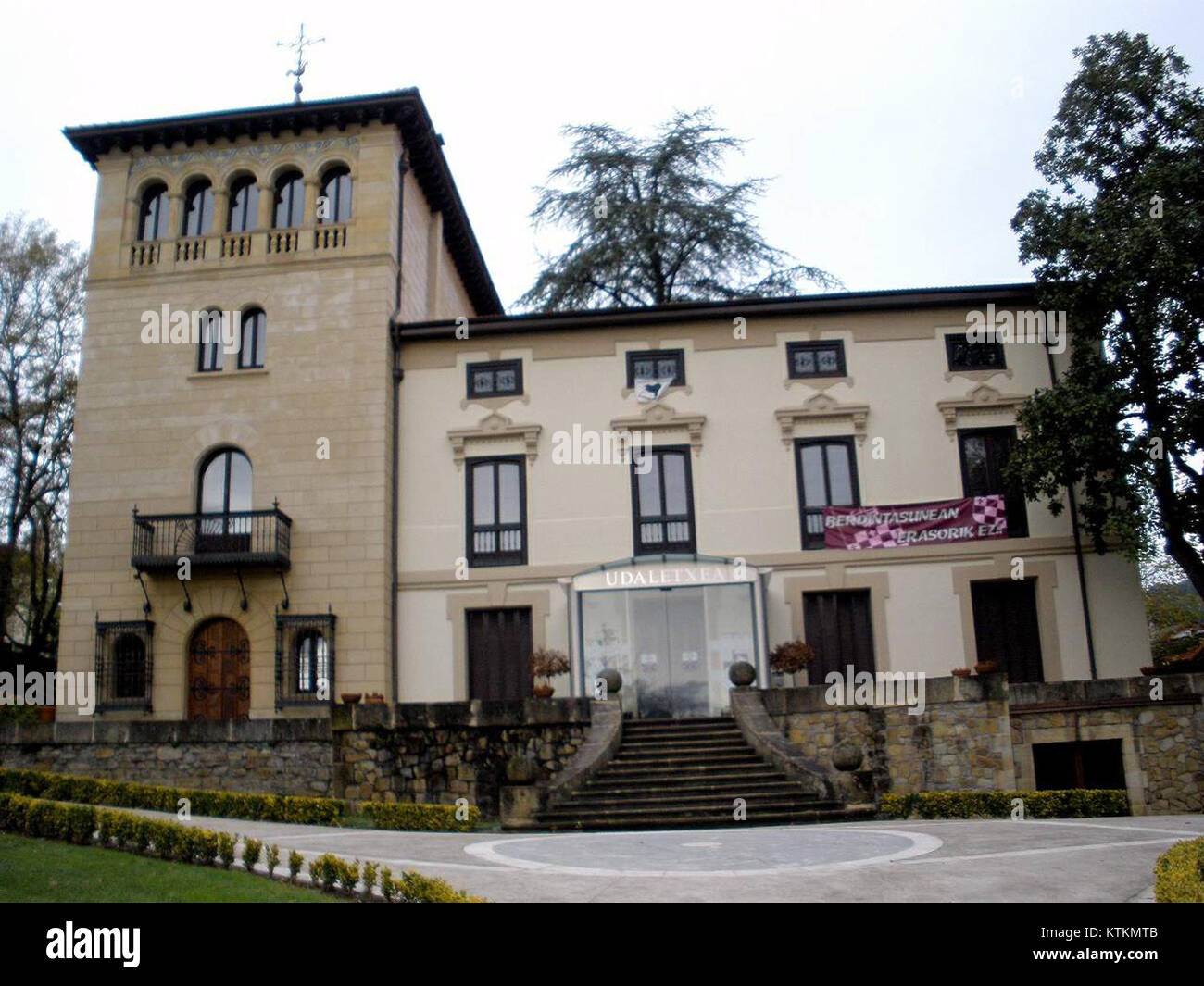 Berriz Ayuntamiento, referring to the town hall of Berriz, Spain ...