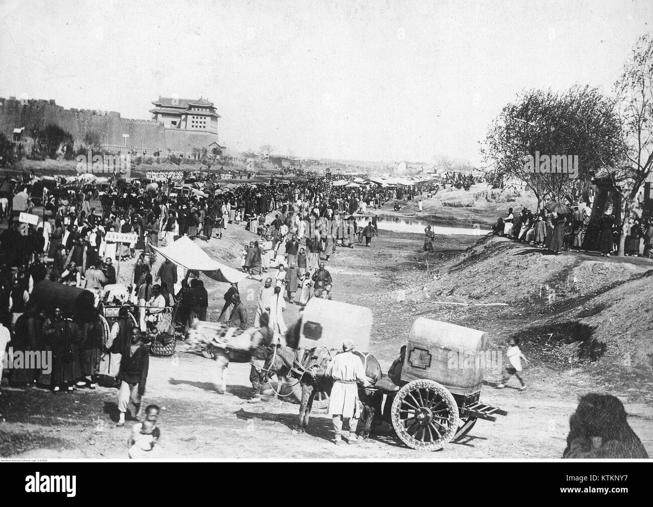 From outside the city Black and White Stock Photos & Images - Alamy