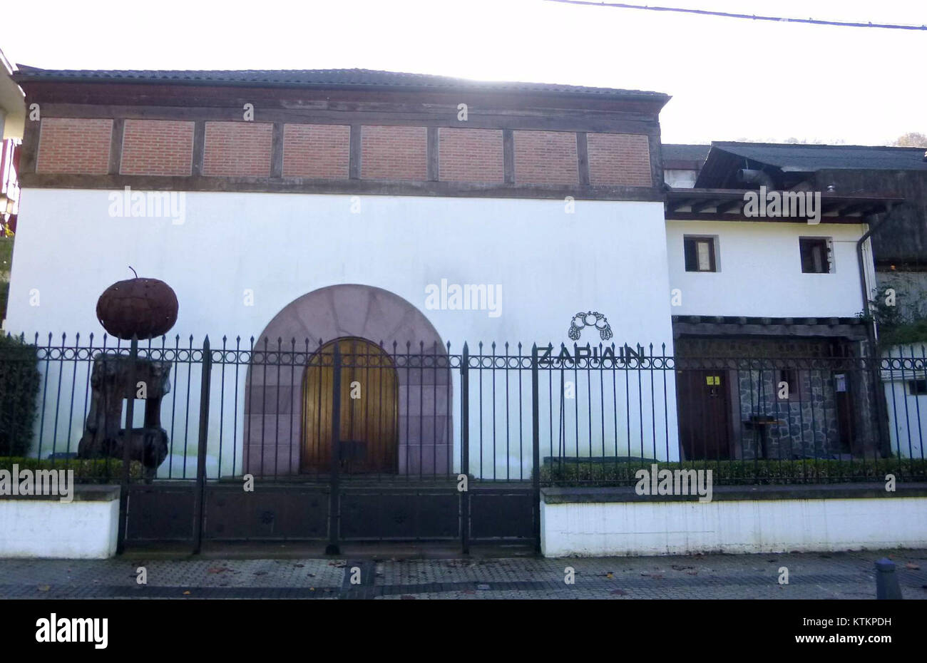 Astigarraga Zapiain Sagardoa is a traditional cider from the ...