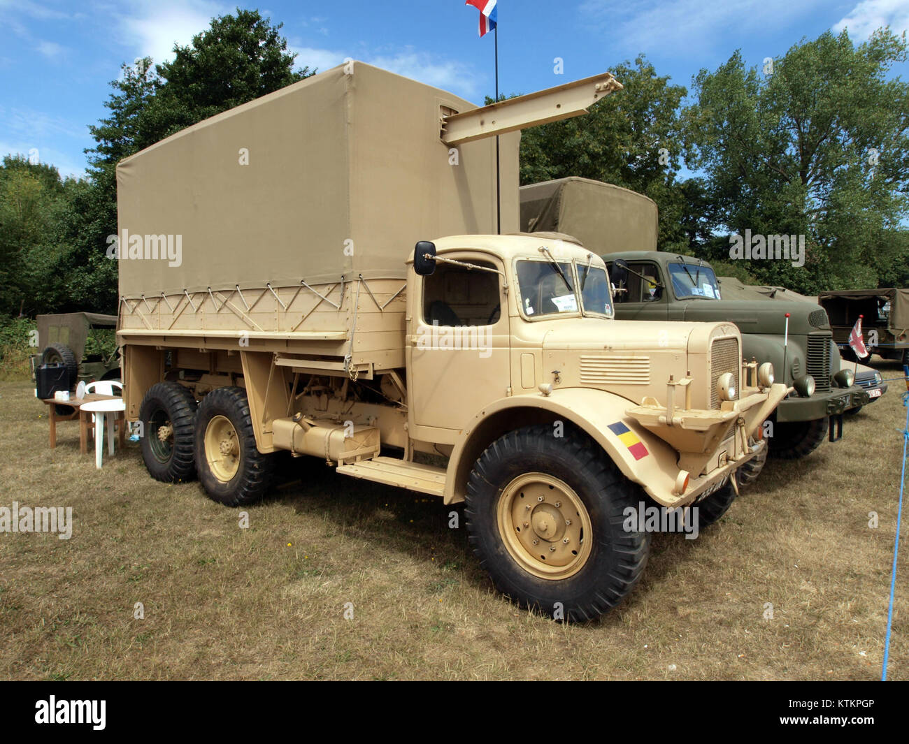The Austin Motor Company truck with a boom is a vintage vehicle ...