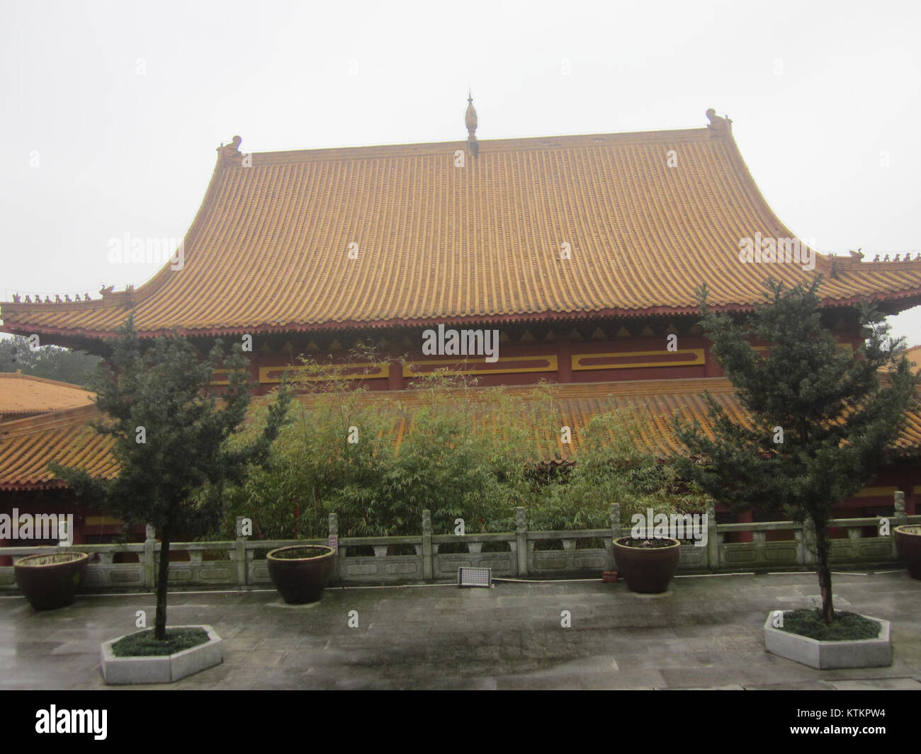 Hall of mahavira hi-res stock photography and images - Alamy
