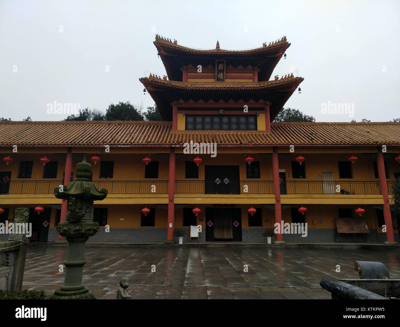 Bell Tower, Xixin Chan Temple, picture2 Stock Photo - Alamy