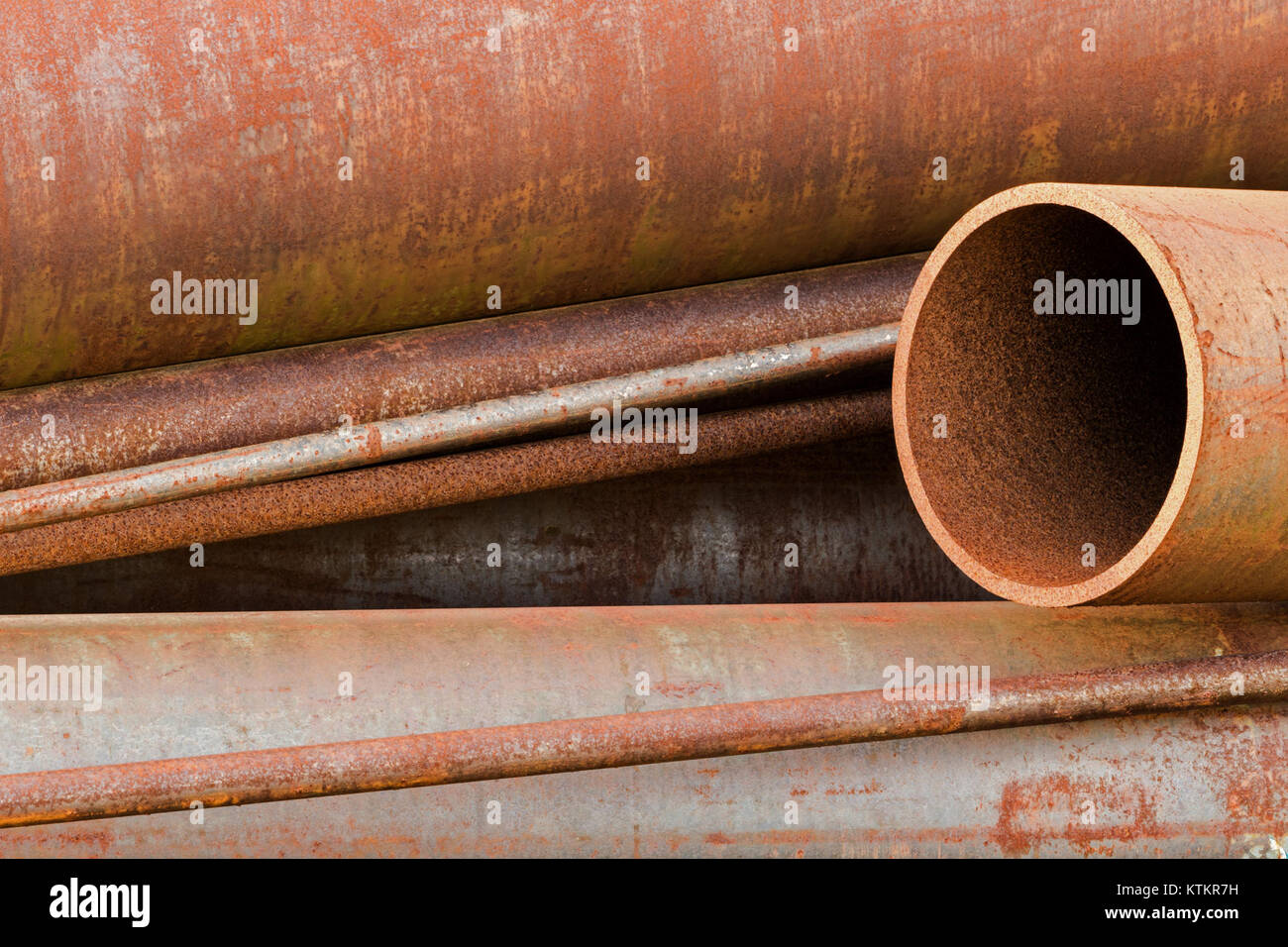 4 pipes hi-res stock photography and images - Alamy