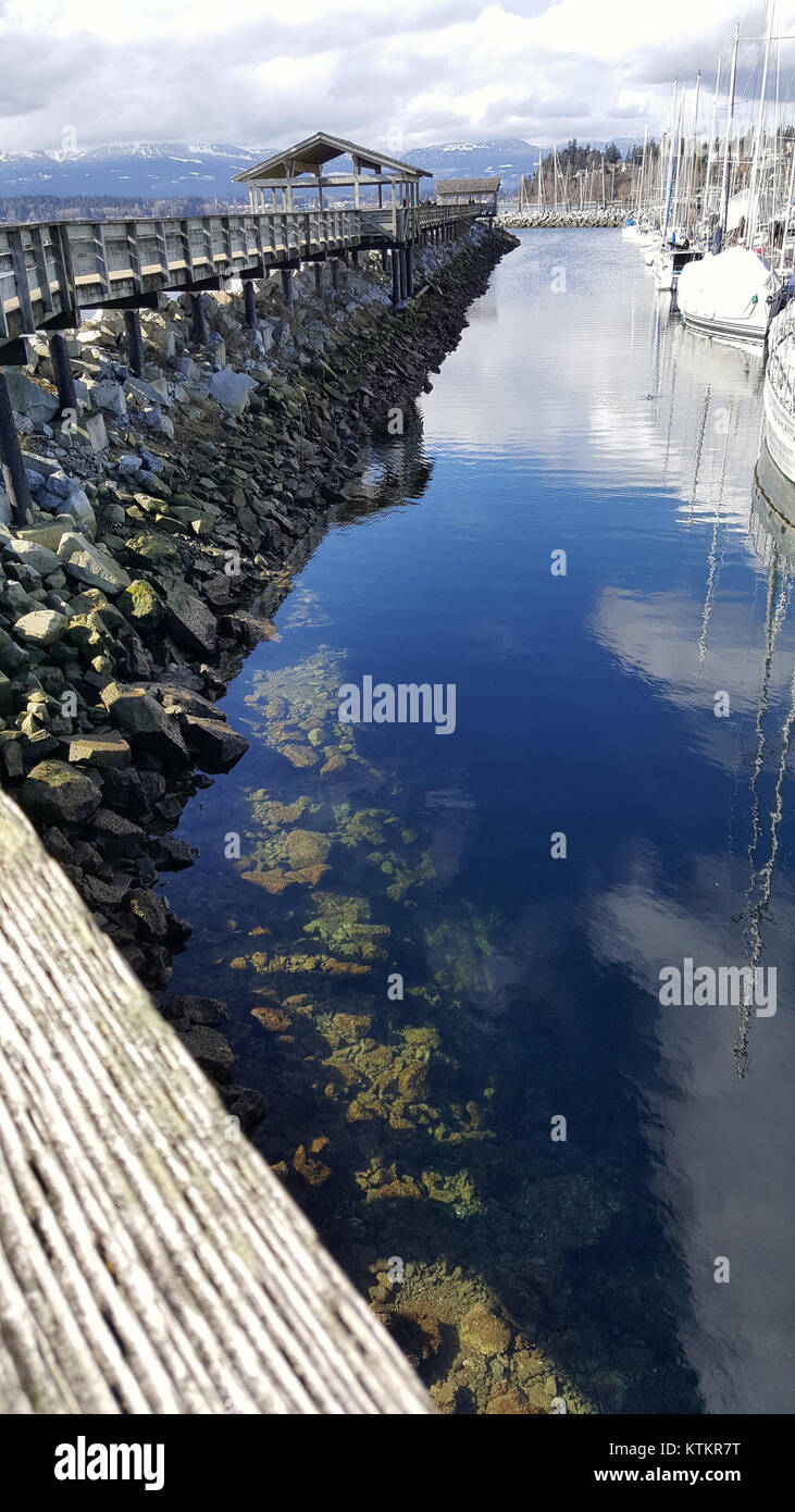 Accommodates boats hi-res stock photography and images - Alamy