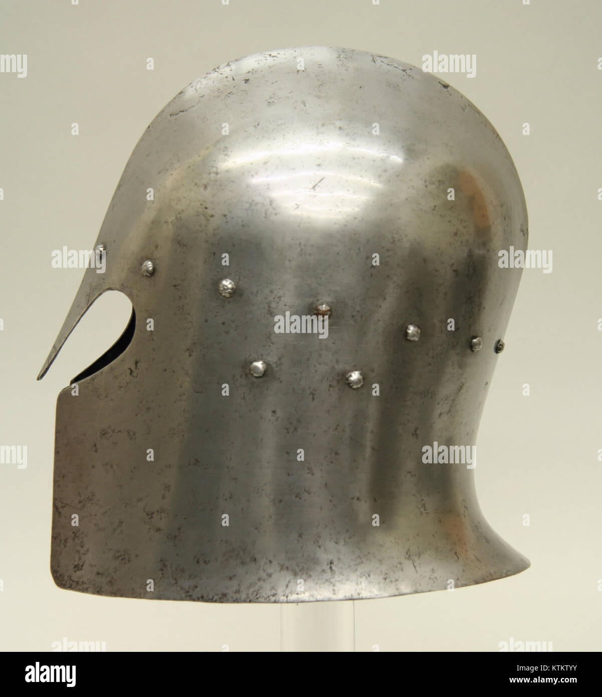 Barbute MET sfsb14.25.579(6 13 07)s2 Stock Photo - Alamy