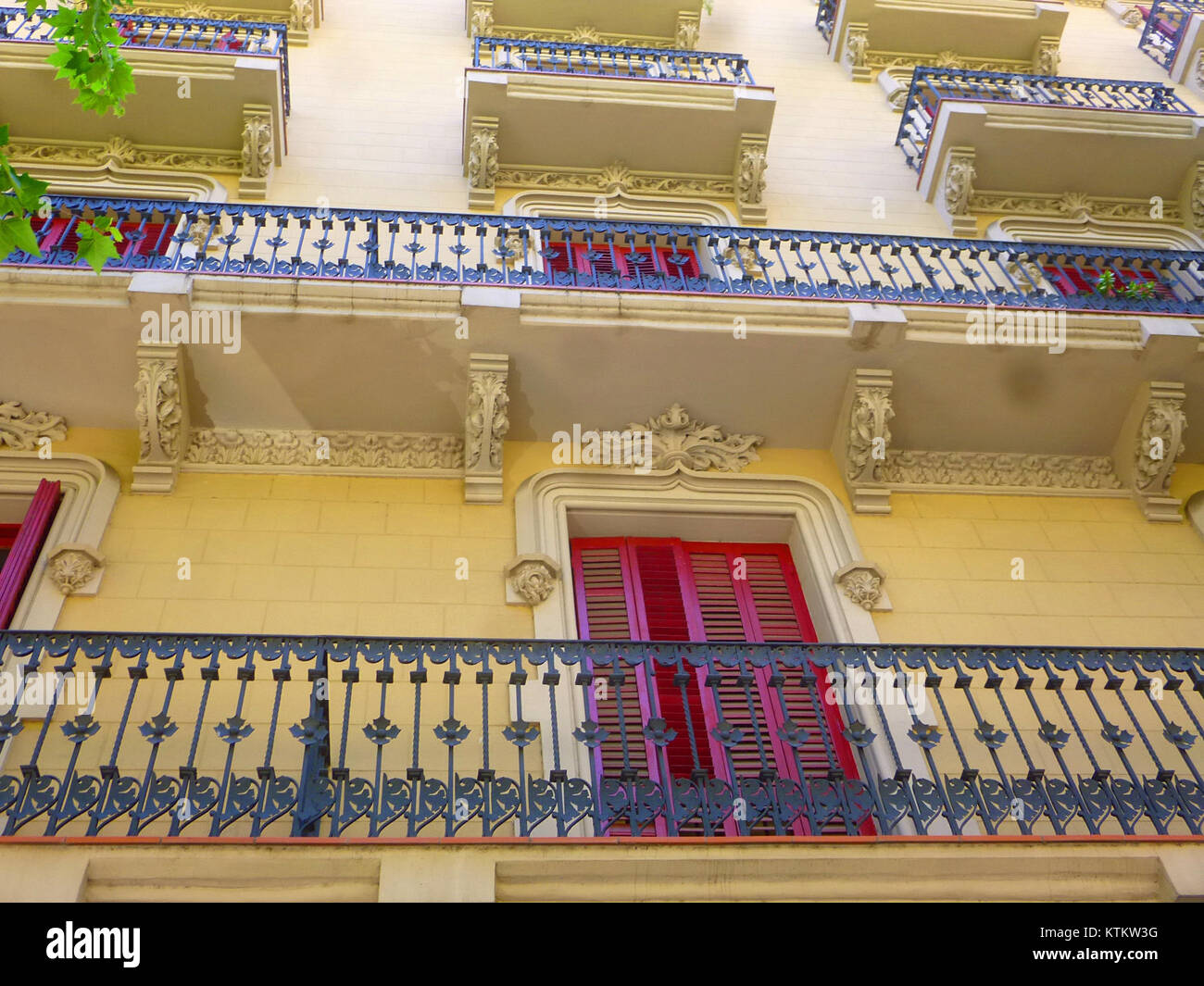 The balconies of Barcelona are an iconic feature of the cityâ€™s ...