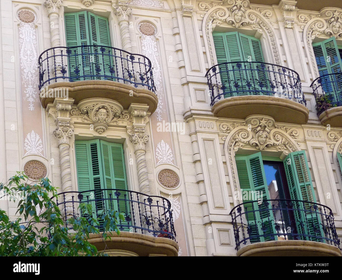 Barcelona Balcones 10 is a notable building known for its architectural ...