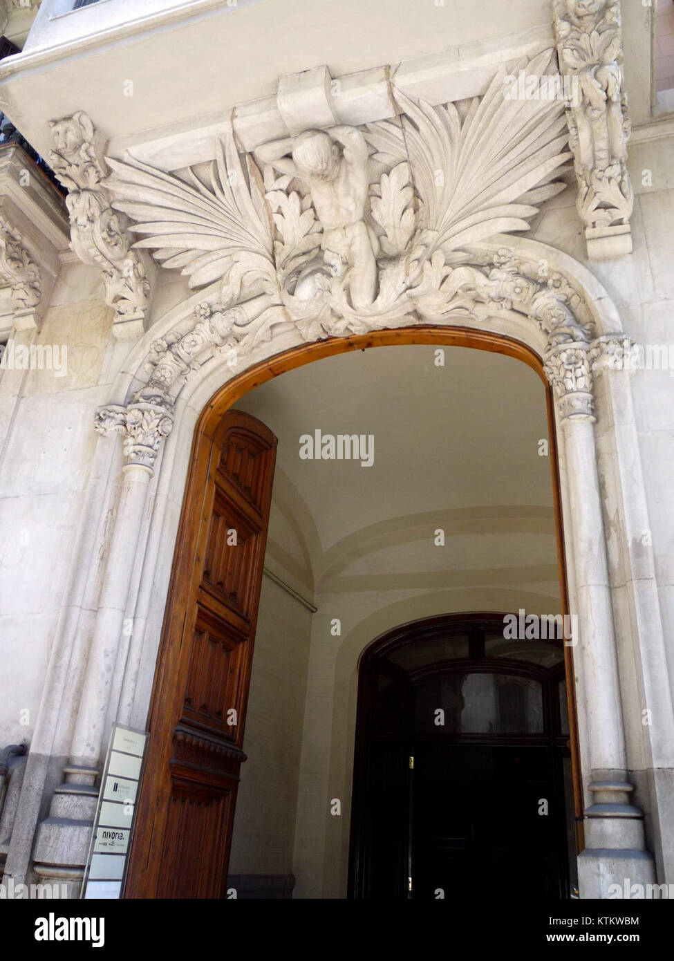The image shows Portales 13 in Barcelona, an area likely known for its ...