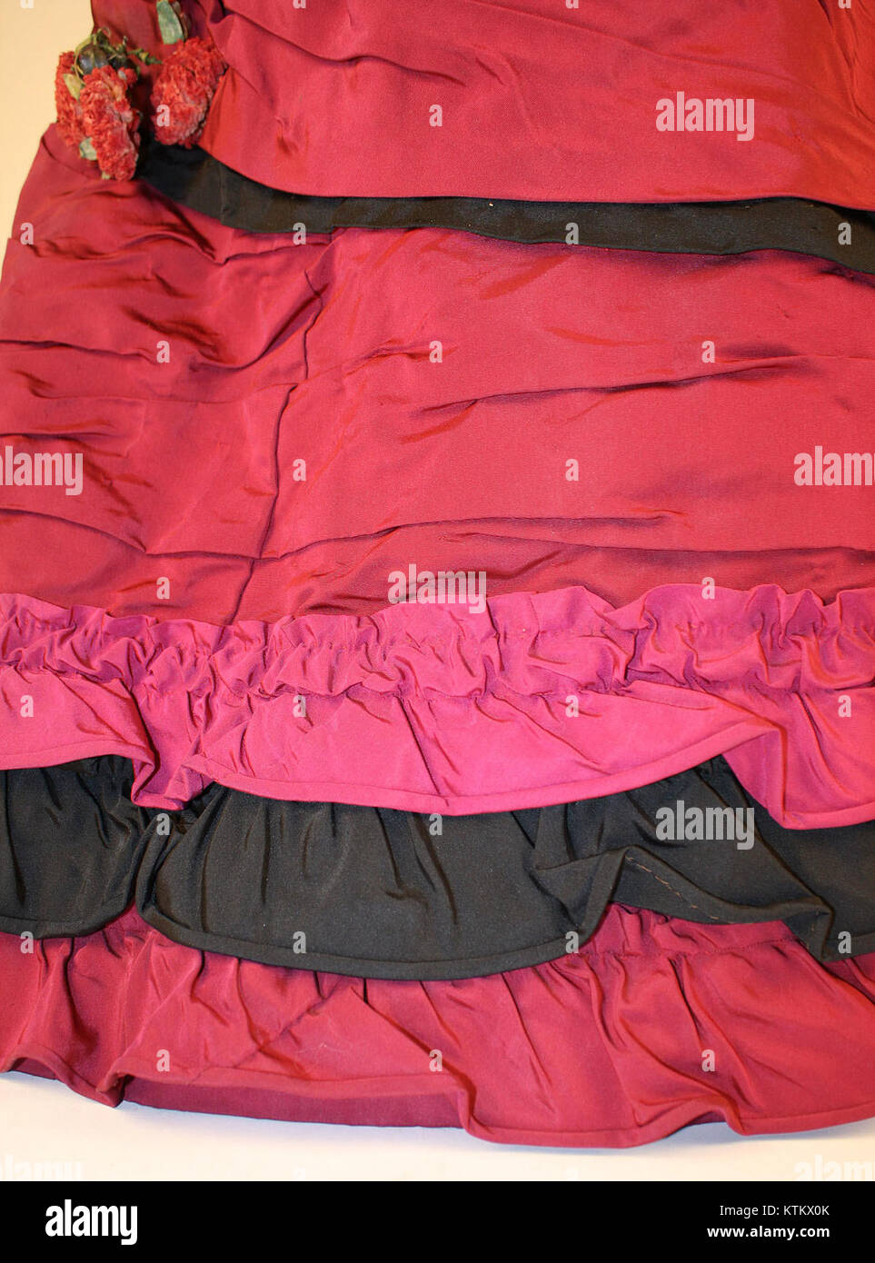 This ball gown, housed at The Metropolitan Museum of Art with the ...