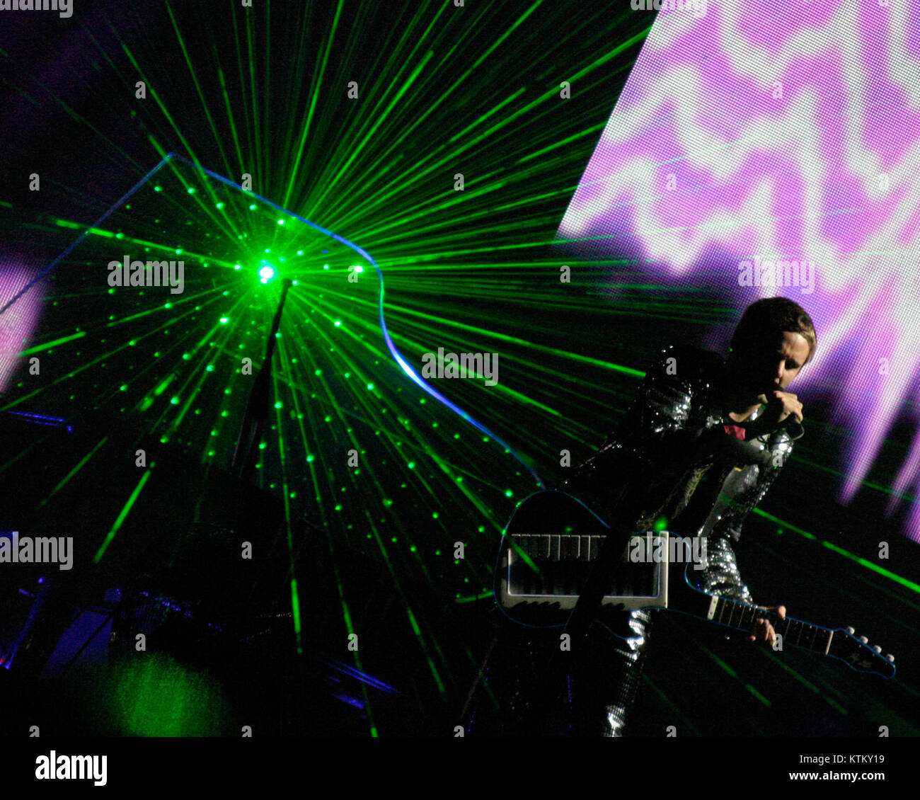 Muse frontman hi-res stock photography and images - Alamy