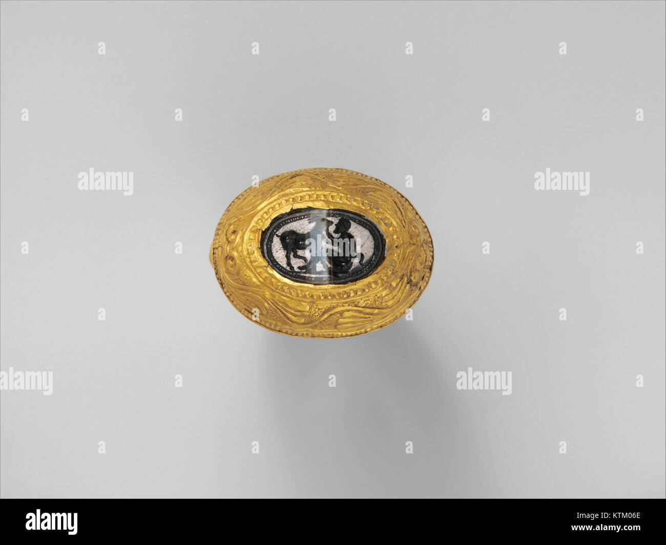 Gold intaglio hi-res stock photography and images - Alamy
