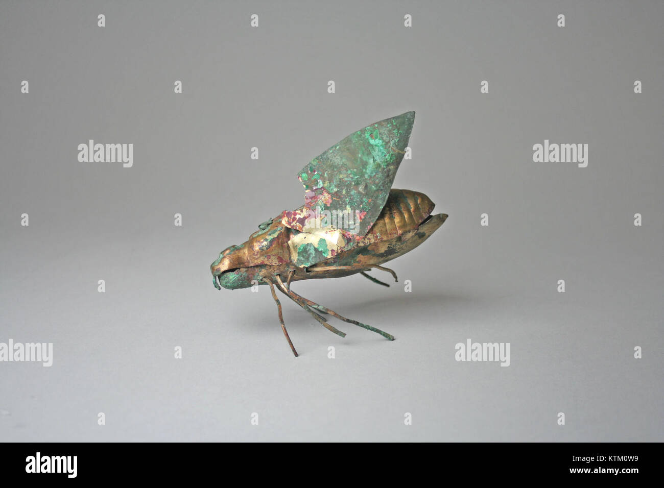 A 1981 edition of a beehive-themed object, cataloged under MET 1981.459 ...