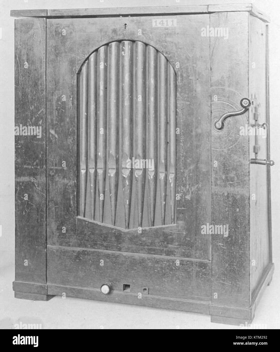 The Barrel Organ, categorized under MET MUS481A, is a musical ...