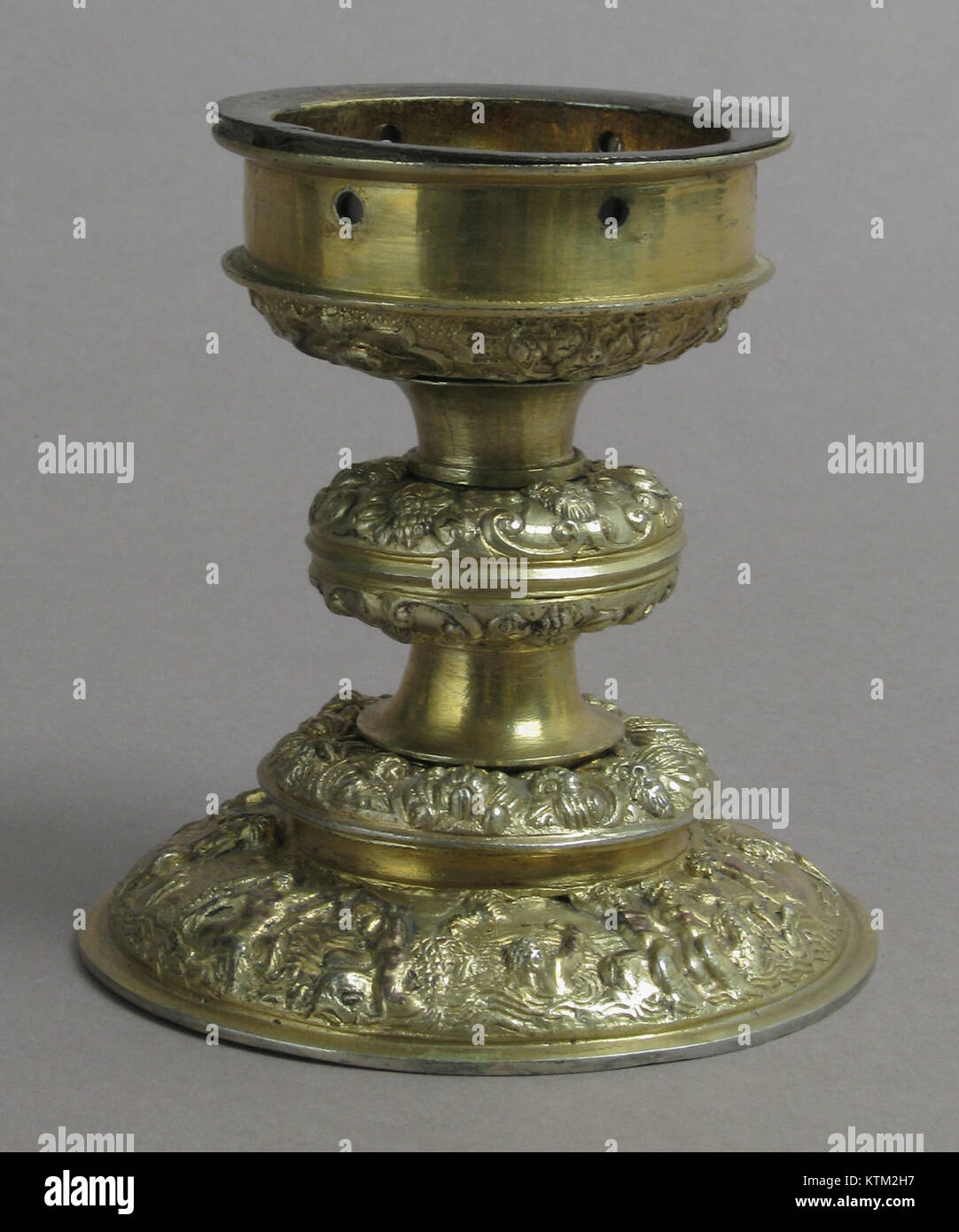 This beaker, part of the collection at the Metropolitan Museum of Art ...