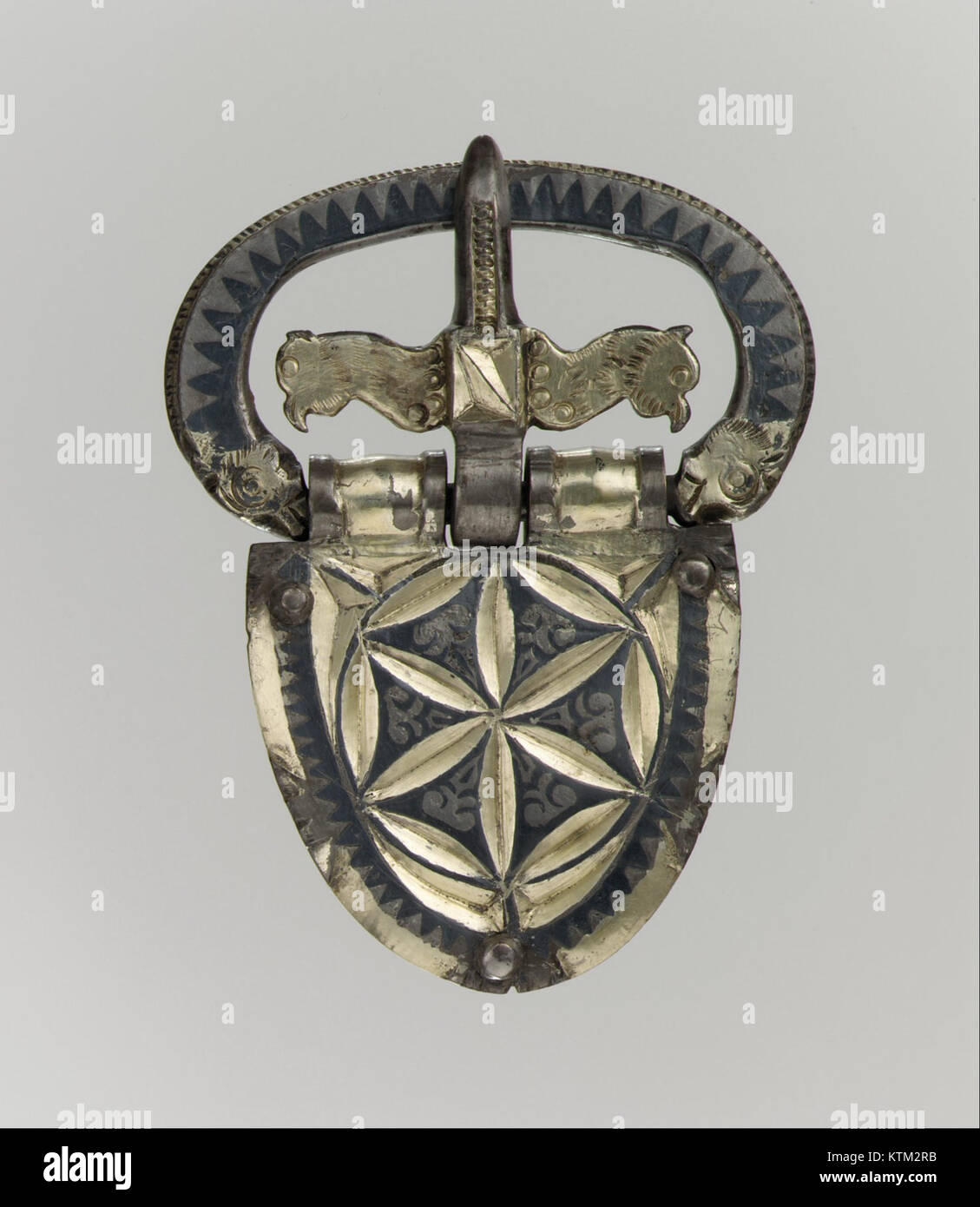 Late Roman silver-gilt belt buckle from circa 400 AD, featuring niello ...