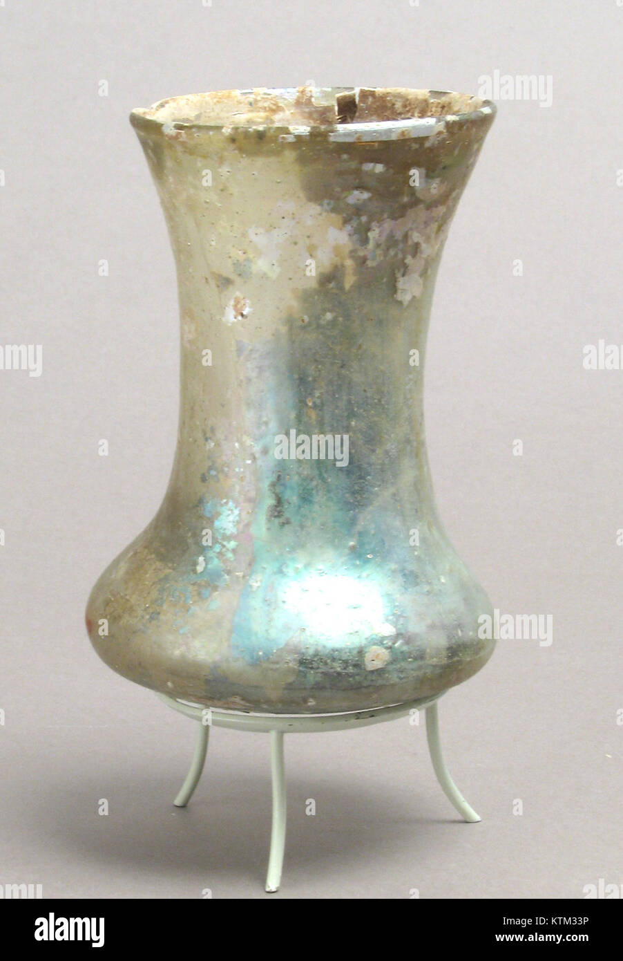 This beaker, part of the MET's collection, is an example of ancient ...