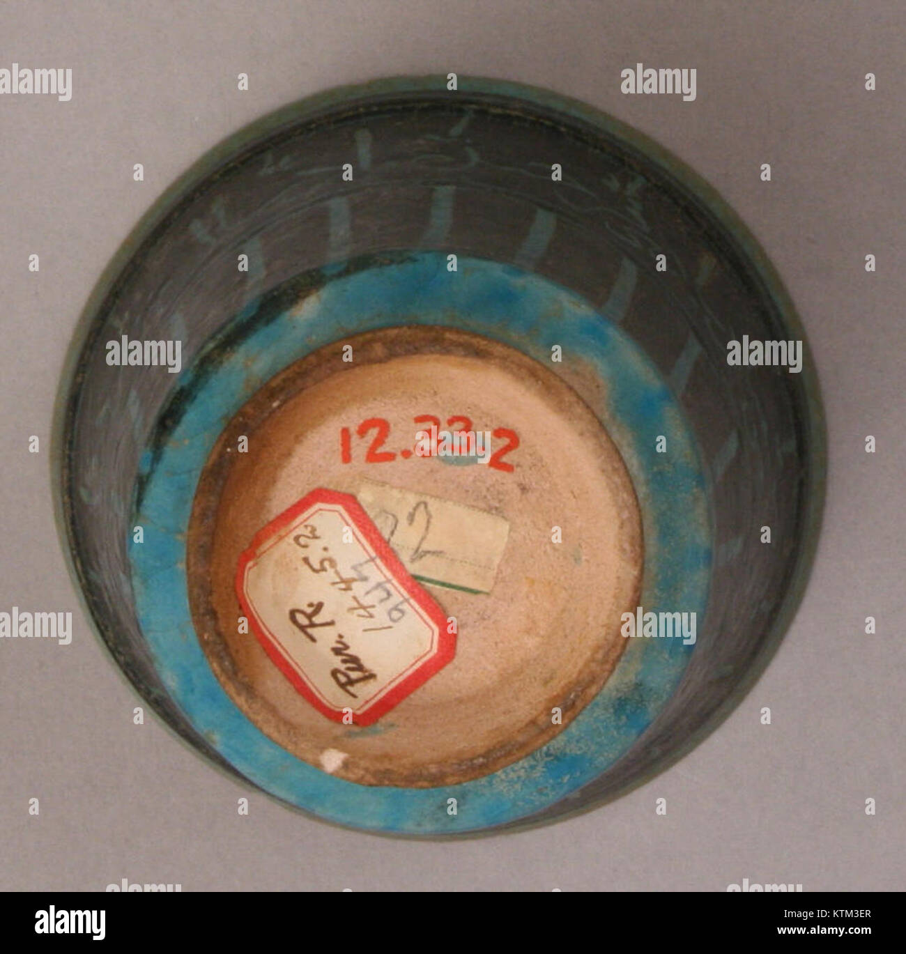 A beaker from the Metropolitan Museum of Art, catalog number sf12 33 2a ...