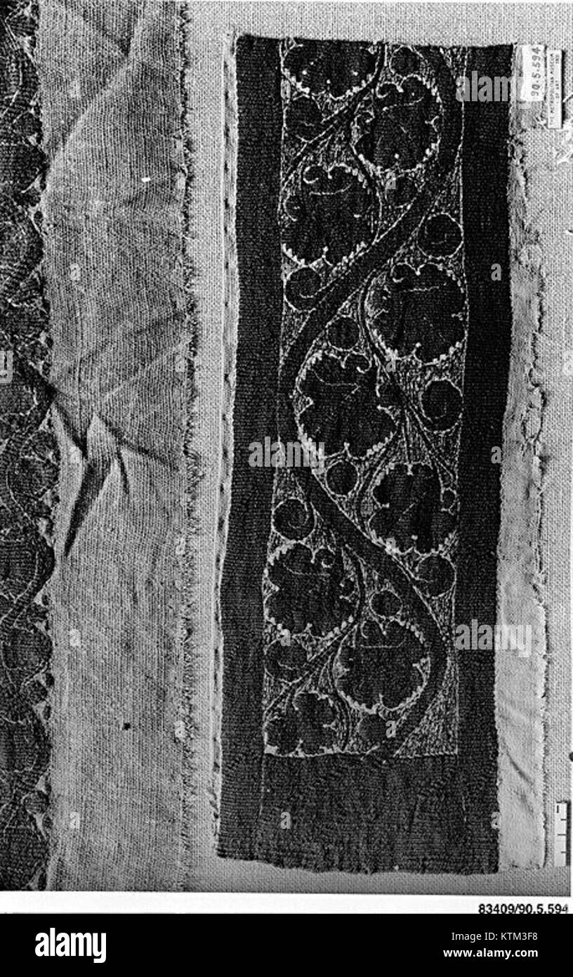 Vine scroll hi-res stock photography and images - Alamy