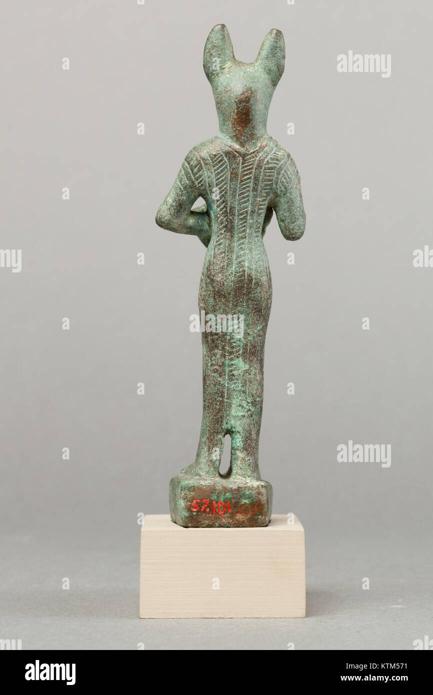 The statue of Bastet, housed in the Metropolitan Museum of Art ...