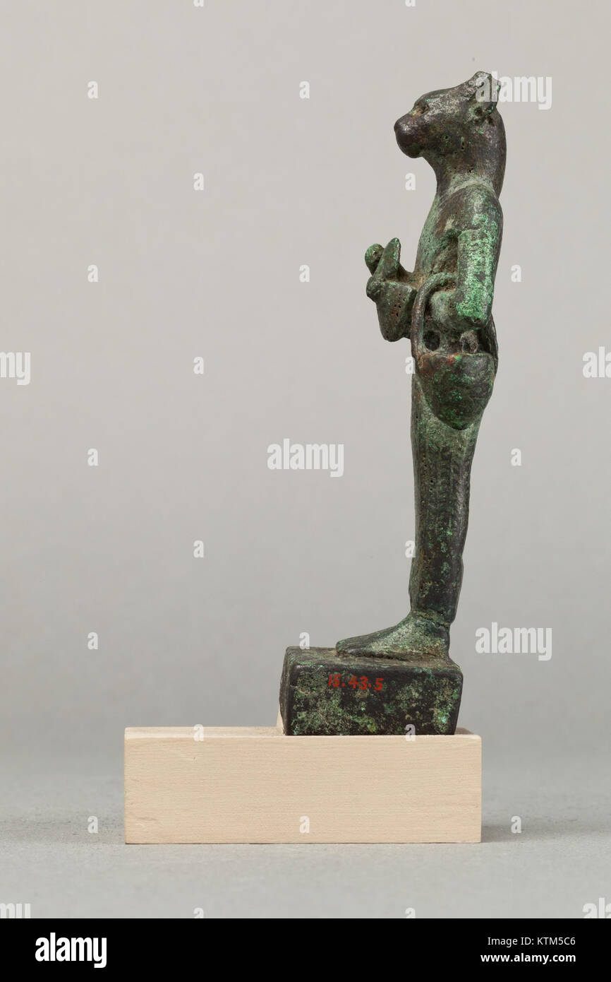 Lion headed aegis hi-res stock photography and images - Alamy