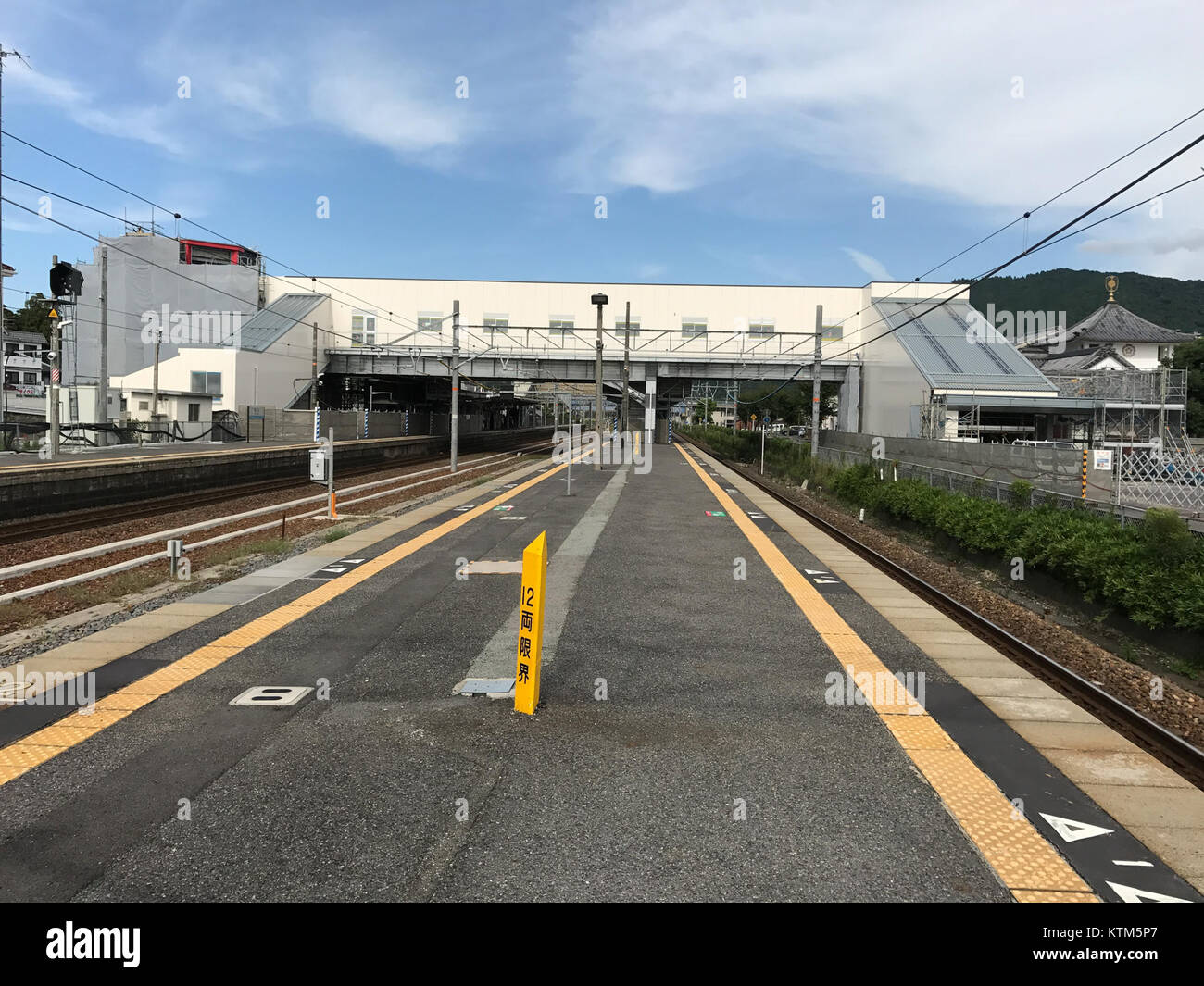 The new building of Azuchi Station, completed on September 13, 2017 ...
