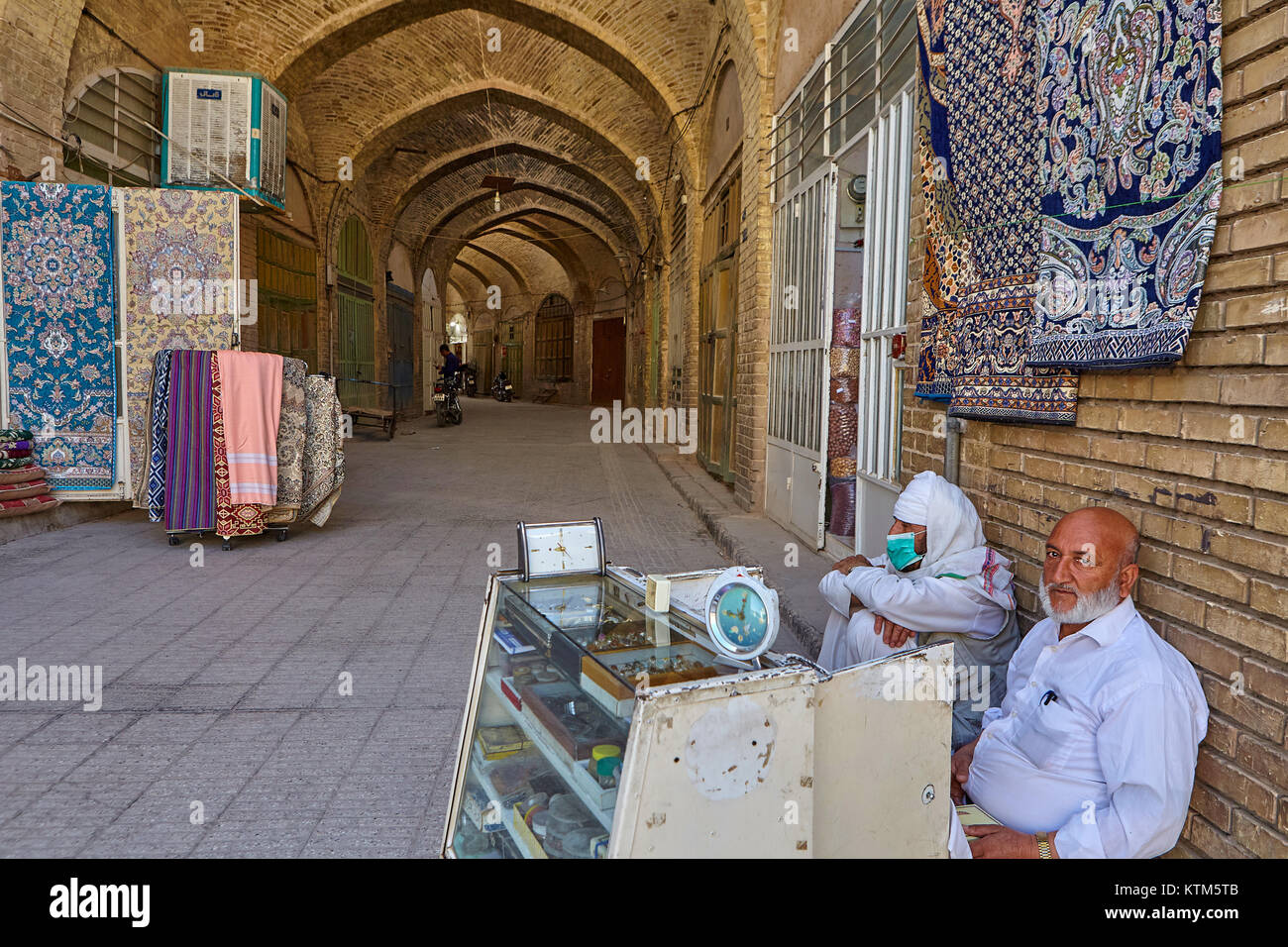 Iranian salesman hi-res stock photography and images - Alamy