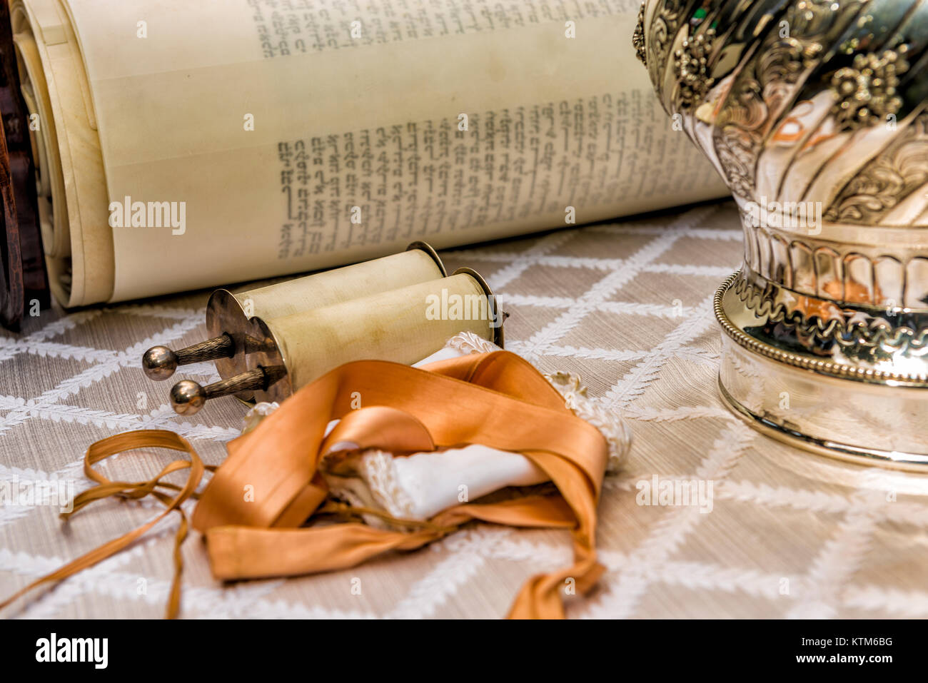 Quil writing hi-res stock photography and images - Alamy